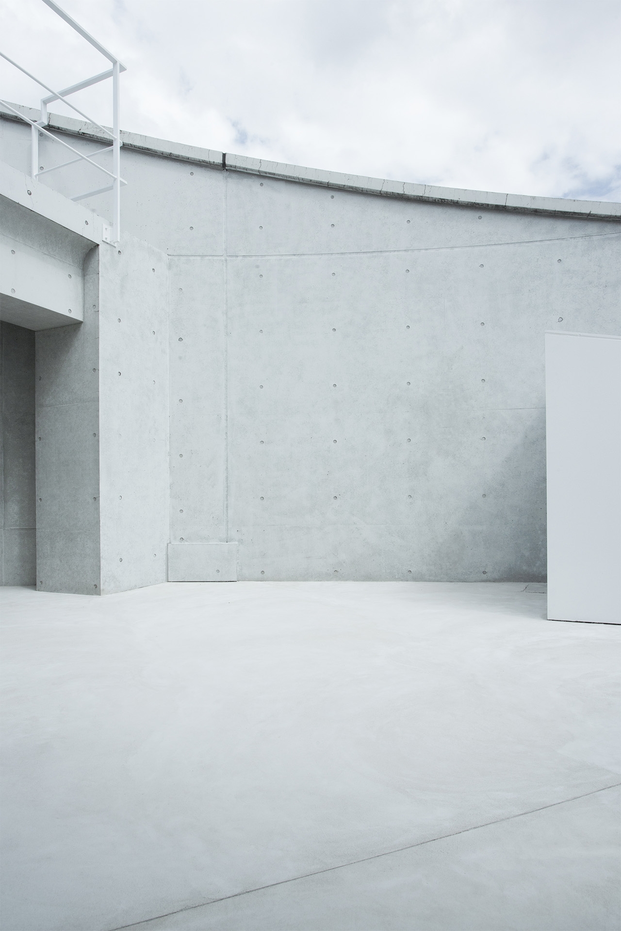 MUTE STUDIO ミュートスタジオ｜[R]studio