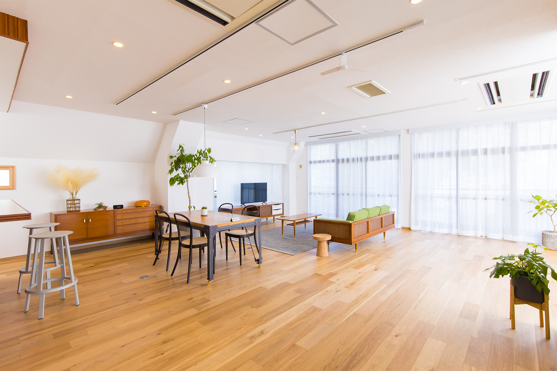 Chill Studio Shibuya チルスタジオシブヤ｜[R]studio